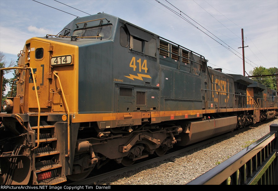CSX 414 on Q032